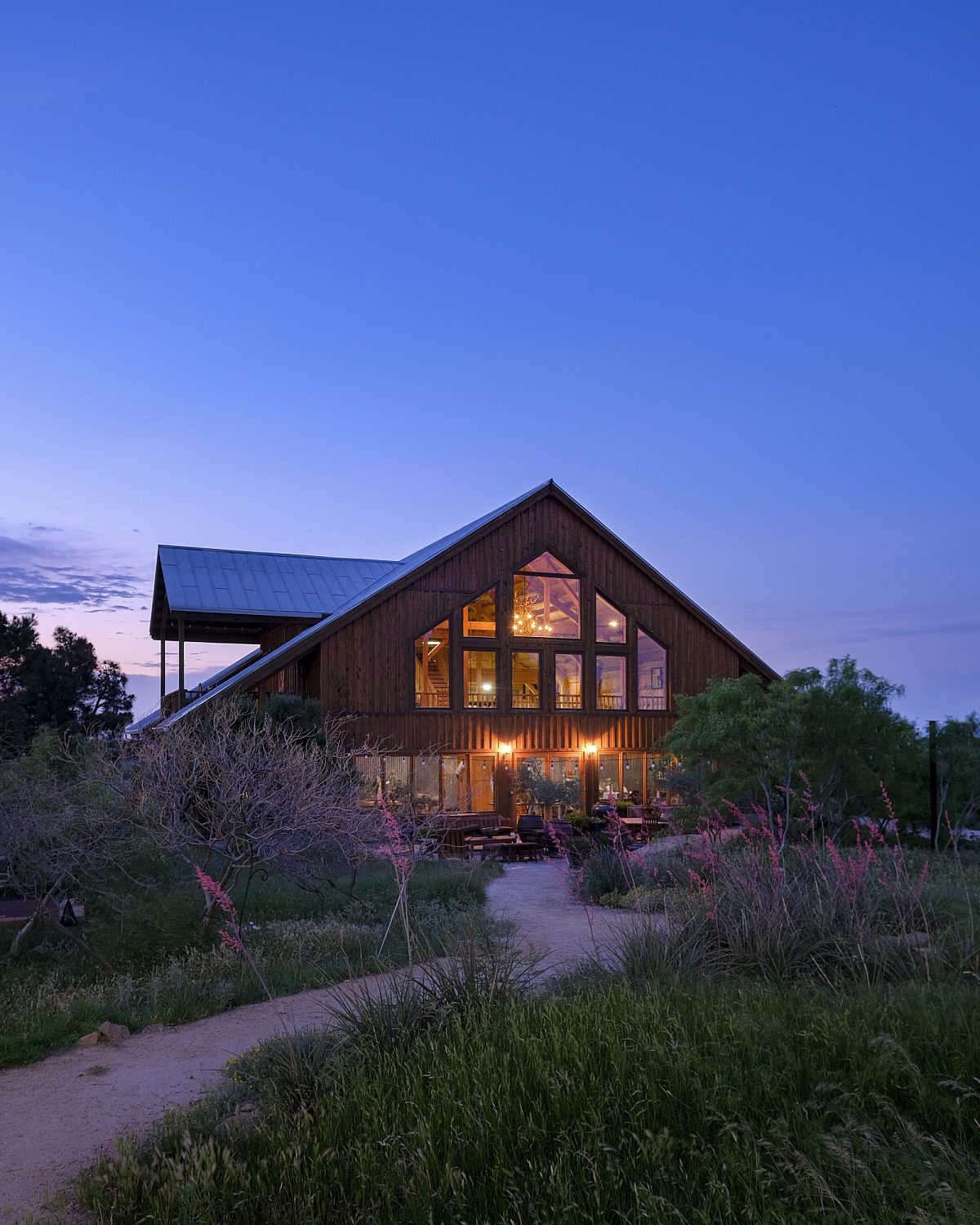 Timberlyne | Airplane Hangar