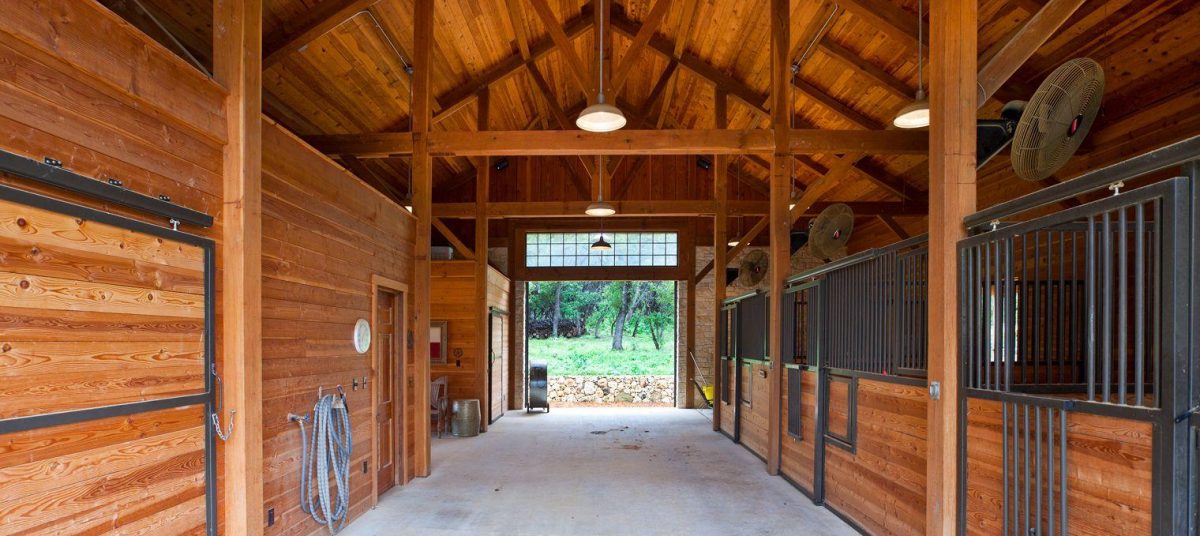 Timberlyne | Timber Frame Horse Barn