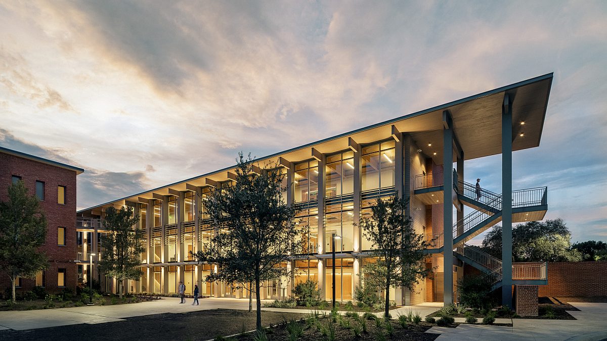 Timberlyne | Custom Post & Beam Commercial Buildings