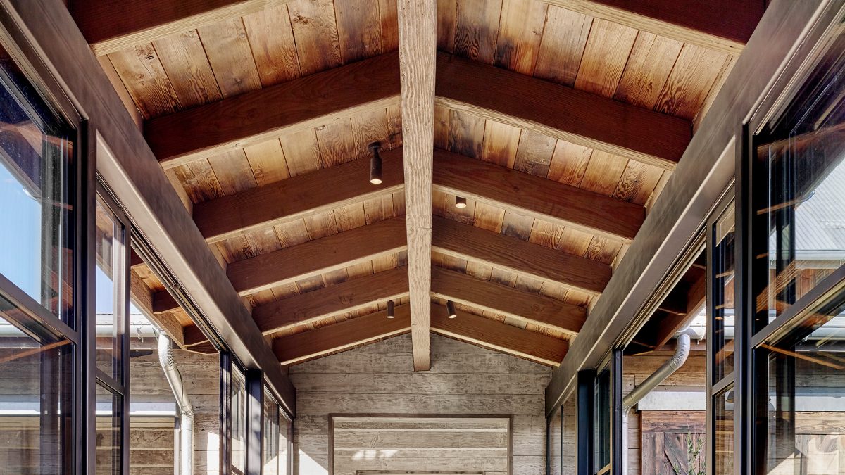 Timberlyne | Custom Post & Beam Barns Residential Professionals