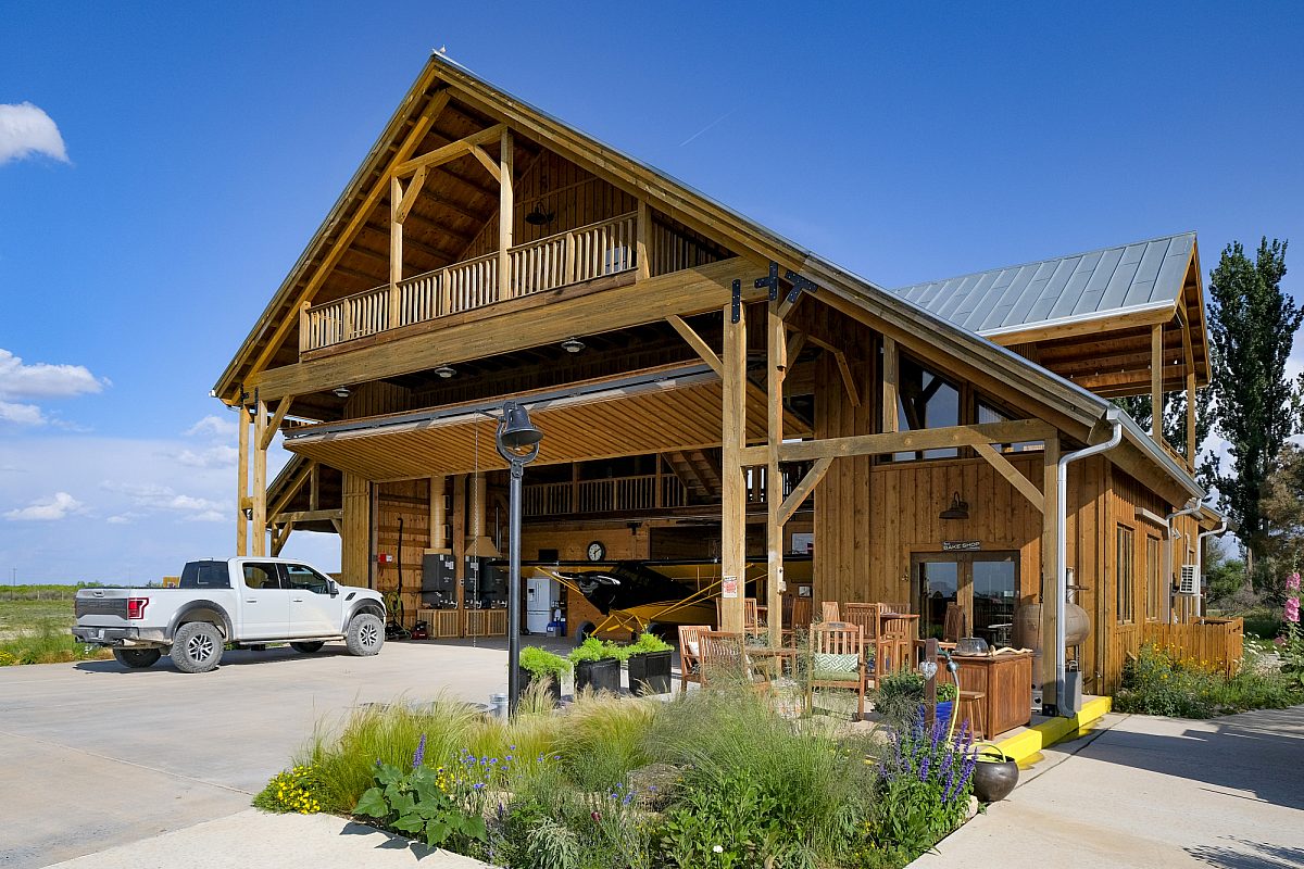 Timberlyne | Airplane Hangar