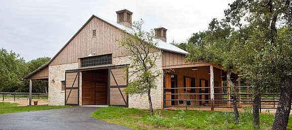 Timberlyne | Timber Frame Horse Barn