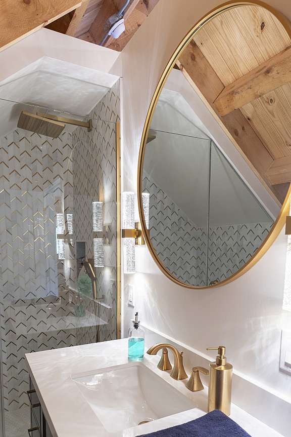 Timberlyne | Garage with Enchanted Loft Living