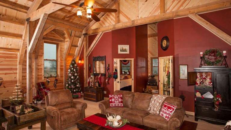 Timberlyne | Rustic Gambrel Home