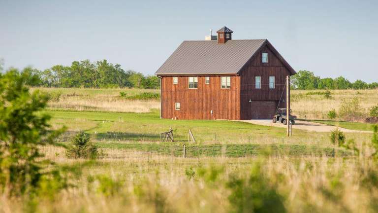 Timberlyne | Beautiful Kansas Barn Home