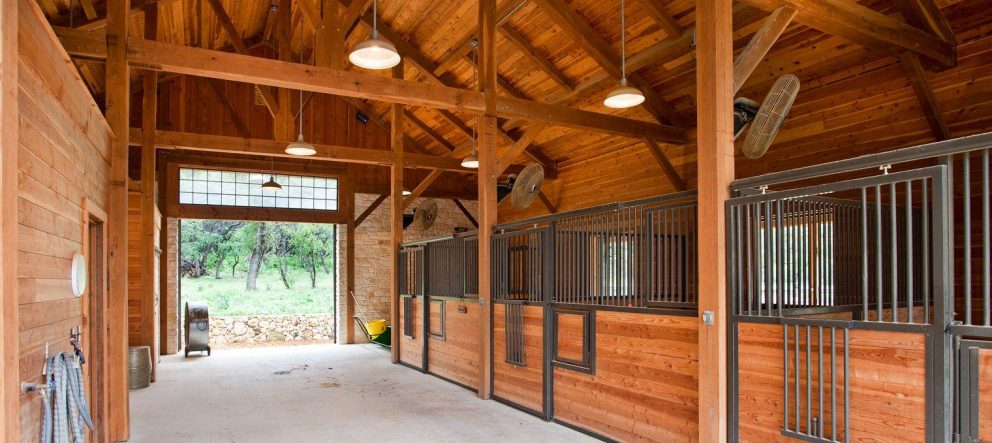 Timberlyne | Timber Frame Horse Barn