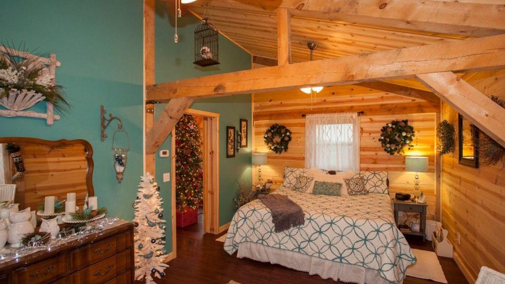 Timberlyne | Rustic Gambrel Home