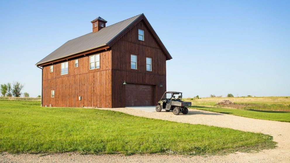 Timberlyne | Beautiful Kansas Barn Home