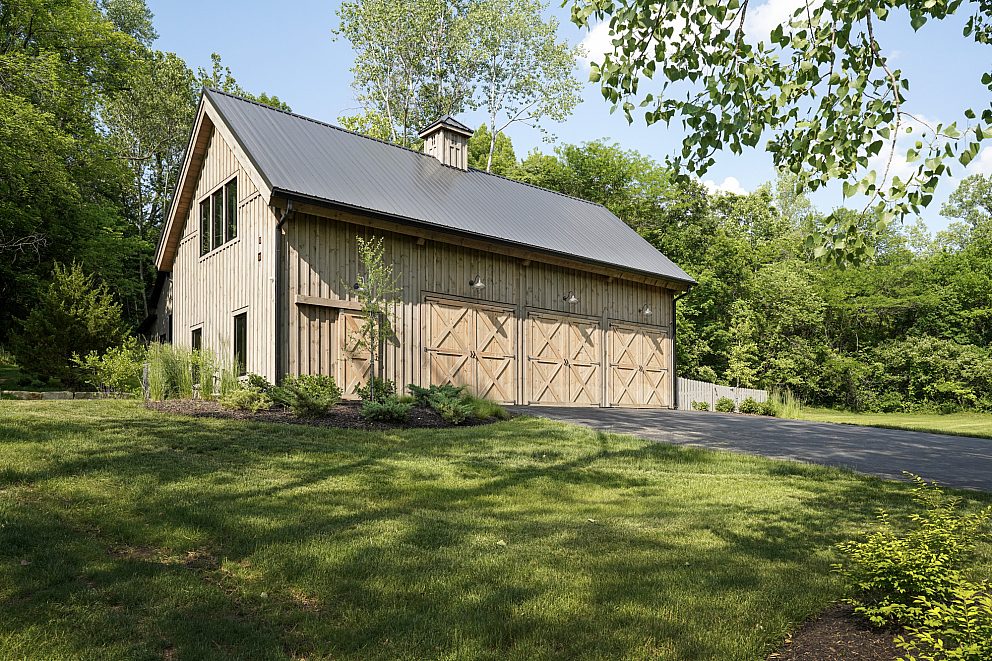 Timberlyne | Garage with Enchanted Loft Living